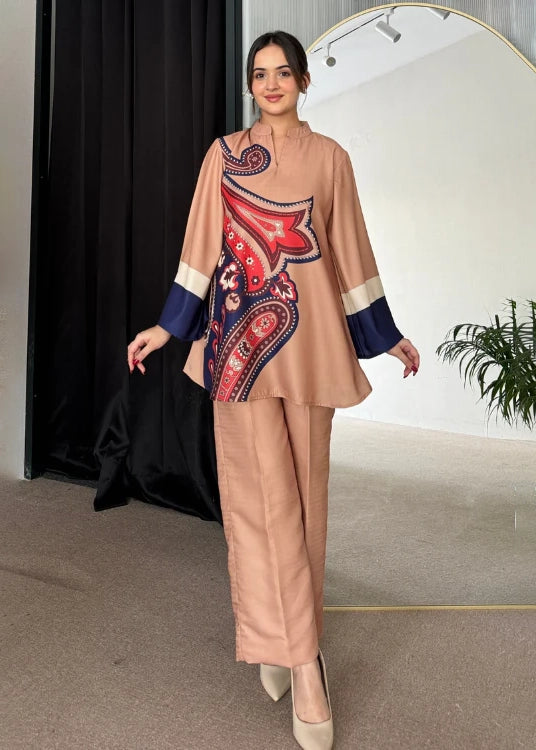 Designer-Inspired Paisley Motif Printed Co-ord Set with Straight Pant